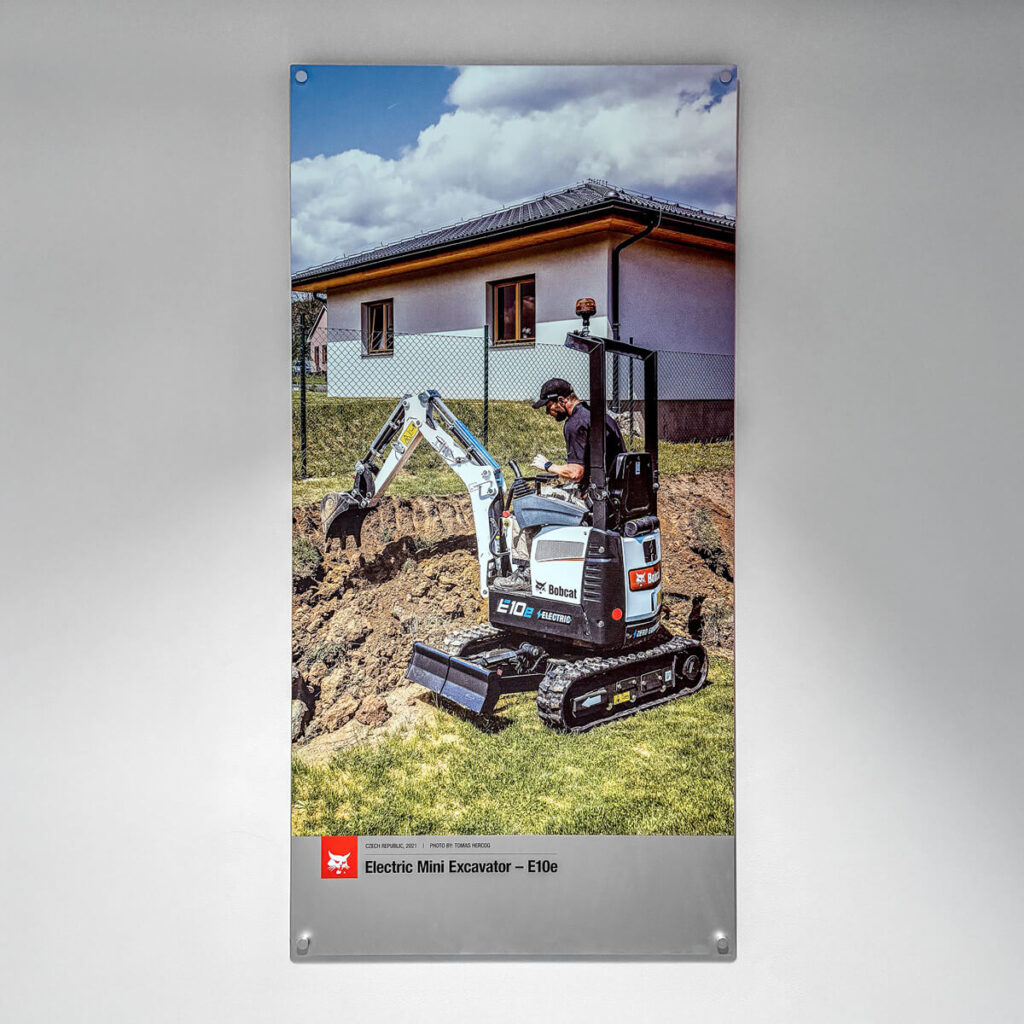 Aluminium posters – Bobcat Dealer Signage